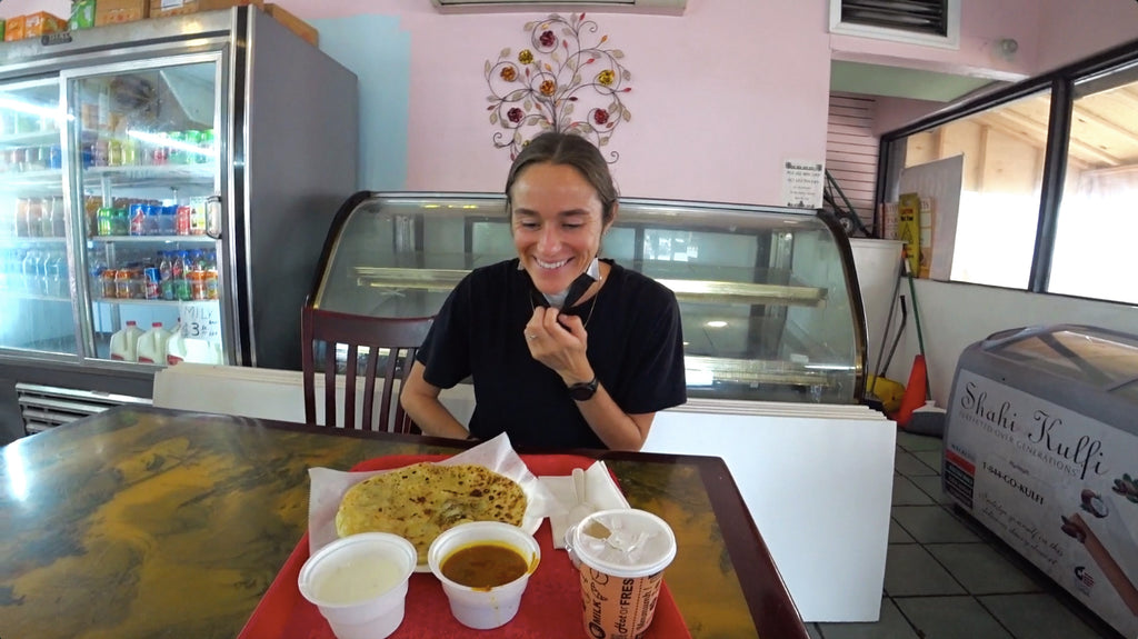 Eating Street Food in Jackson Heights 🇺🇸 - Mantry Inc.